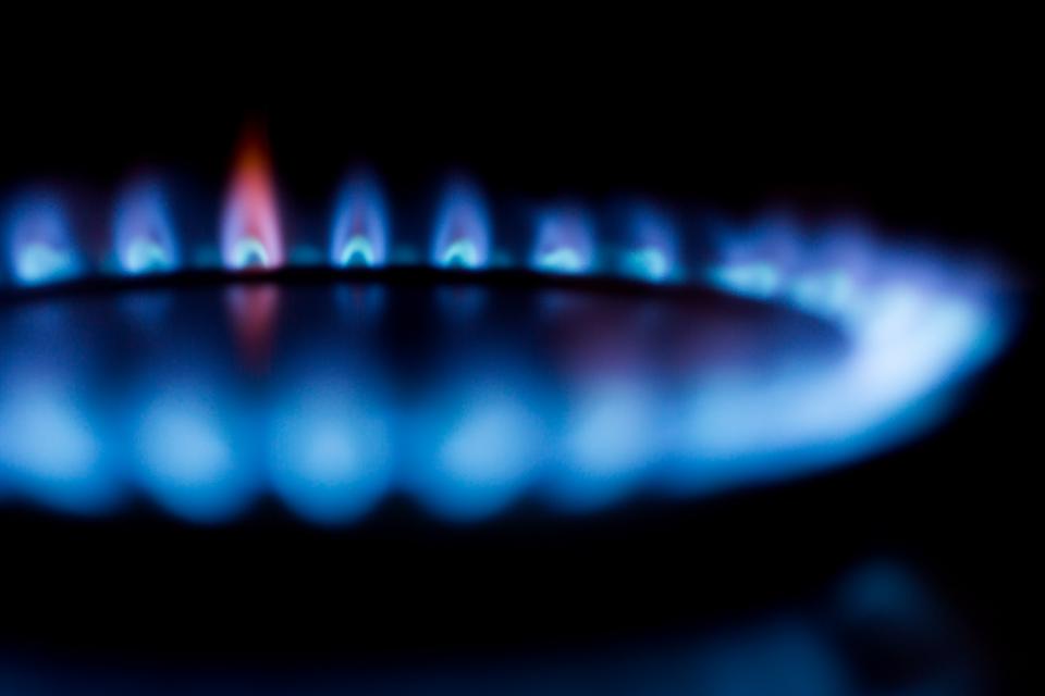 ¿Qué señal da el color de la flama de tu estufa? - Gas Noel